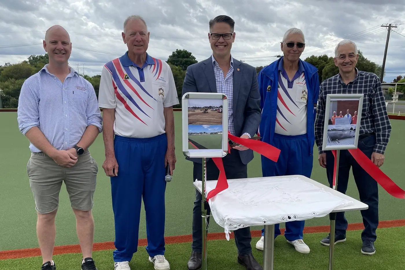 Lockhart bowlers celebrate official opening