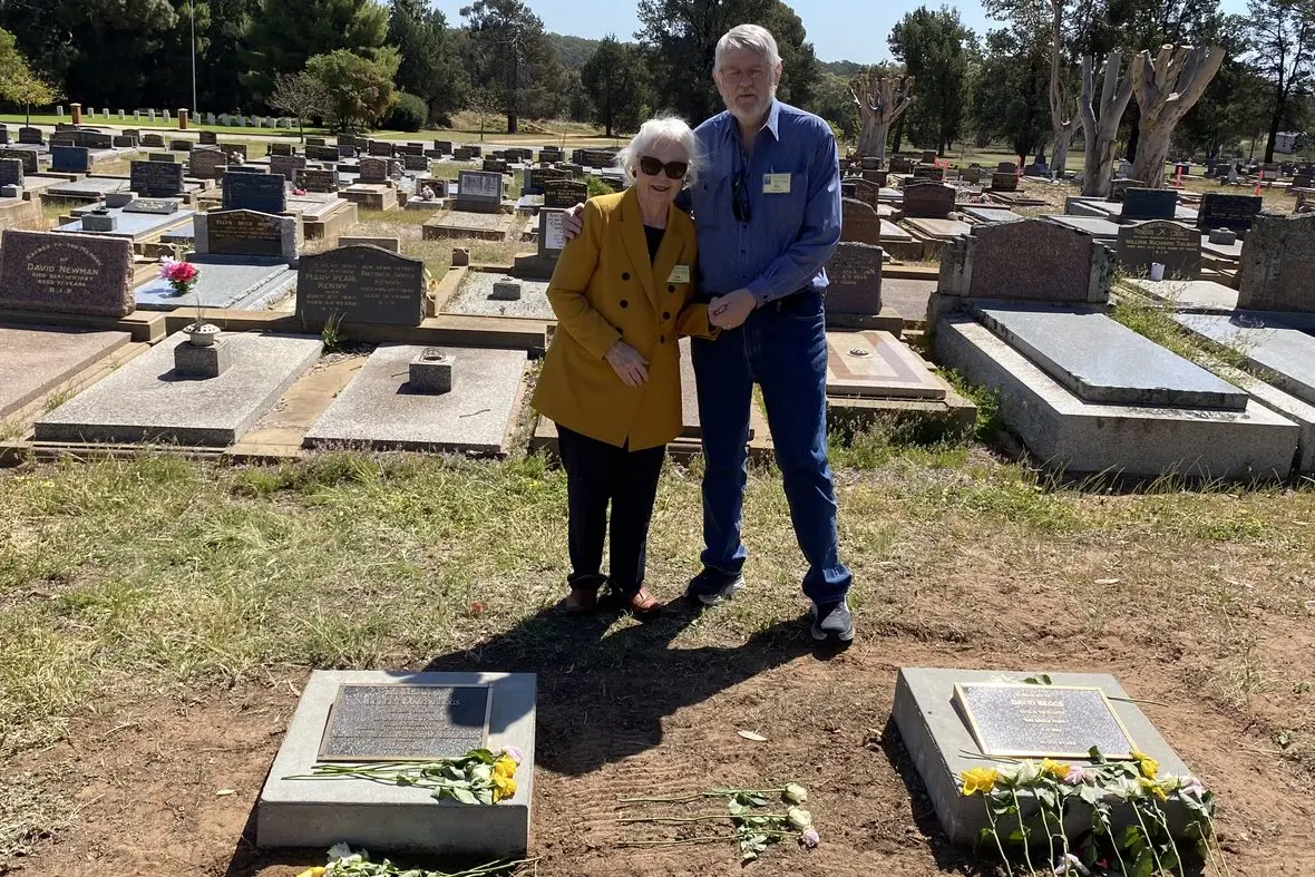 Moving reunion for Beggs family at Narrandera Cemetery