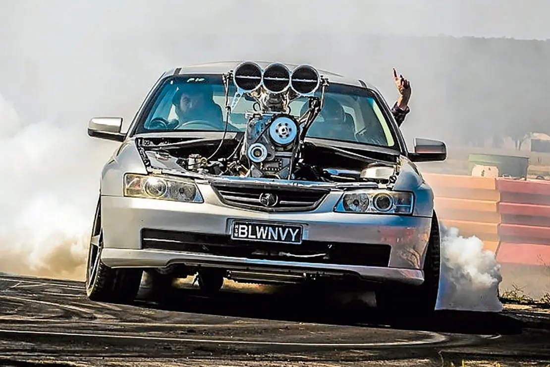 Crowd, competitors all revved up at Brobenah Burnouts